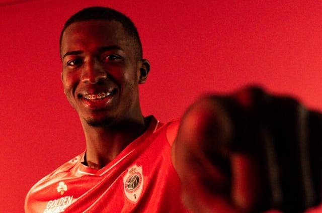 William Pacho hizo su debut oficial con el Royal Antwerp – El blog de ...