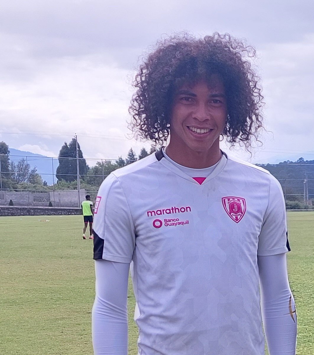 IDV ha efectivizado su opción de compra por un zaguero que los ...