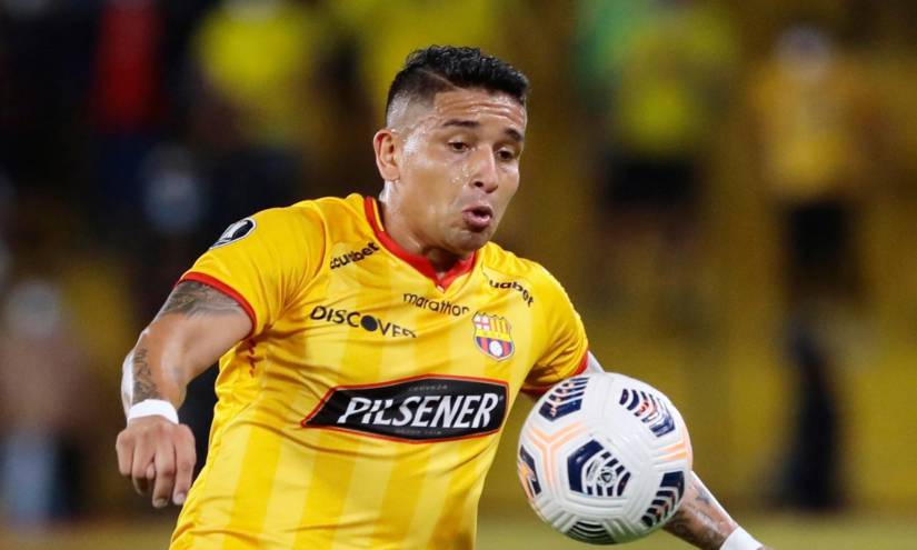 Mario Pineida y su renovación: «Defenderé a muerte esta camiseta como ...