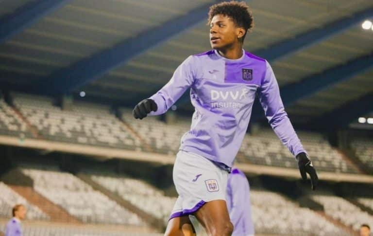 Nilson Ángulo entró para dar el triunfo con su primer gol en la Belgian ...