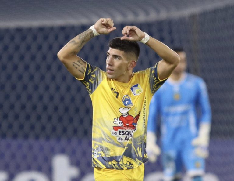 Braian Oyola: «Vestir la camiseta de Barcelona es una alegría para mí ...